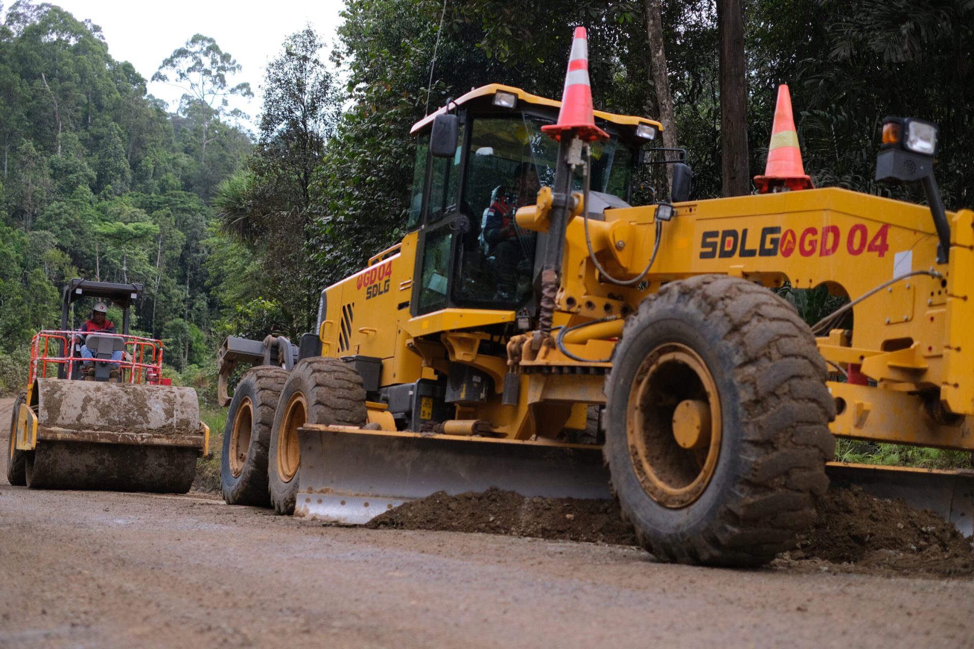 Services – Mining Contractors & Penyewaan Alat Berat